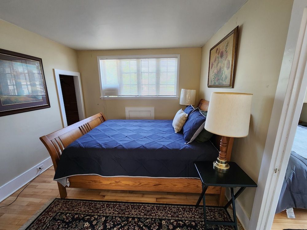 Great 3-bedroom House Close To Town And Beaches, In Manistee , Deck, Wifi And Ac - Manistee, MI