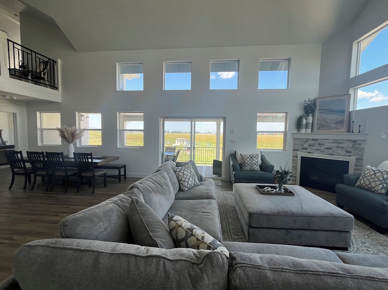 Private Hot Tub And P-ball/b-ball Court! Ideal Beach Access, And Golf Nearby! - Utah