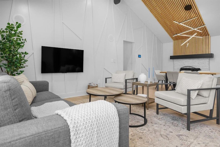 Location! W/king Beds+hottub+gameroom+theater+gym+solo Stove Fire Pit - Mission, KS