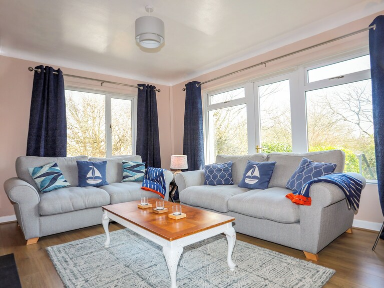 Rhedyn, Pet Friendly, Country Holiday Cottage In Llanbedrog - Pwllheli