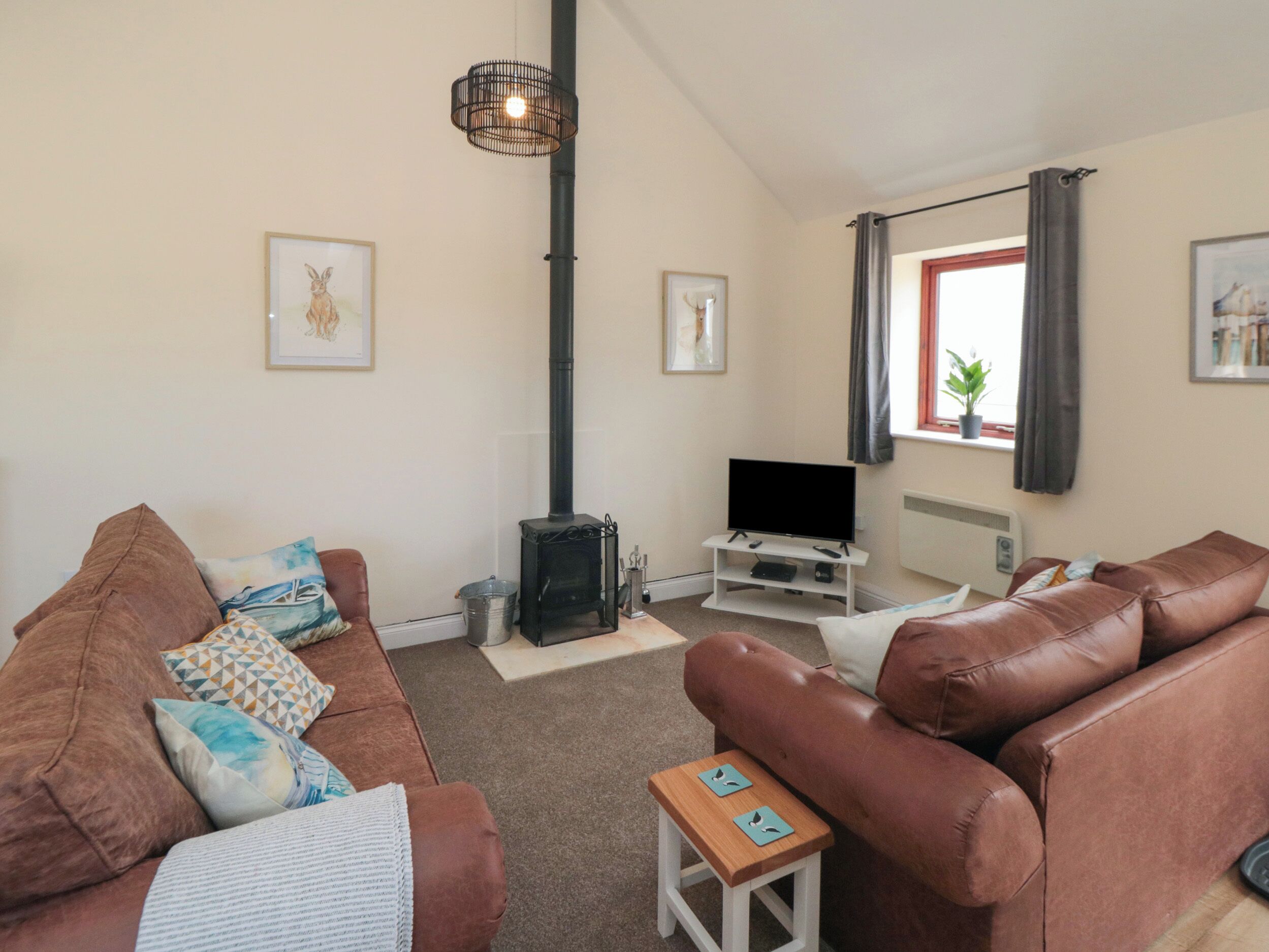 Curlew Cottage, Pet Friendly, Character Holiday Cottage In Filey - Yorkshire