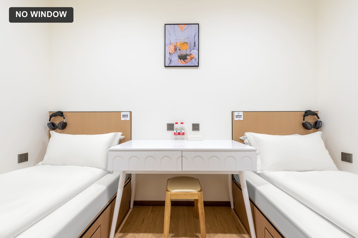 Quarto Clássico com Cama de Casal, não fumadores | Secretária adequada para computadores portáteis, Wi-fi grátis 