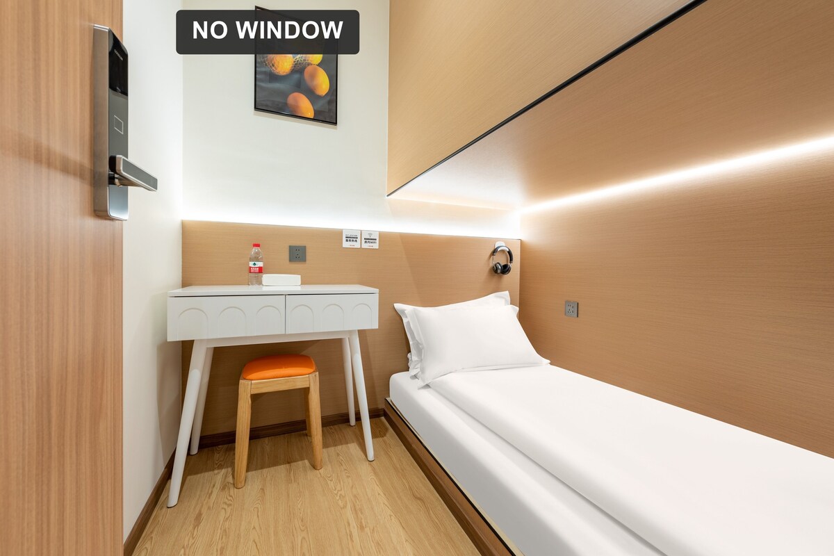 Quarto Individual Clássico, não fumadores | Secretária adequada para computadores portáteis, Wi-fi grátis 