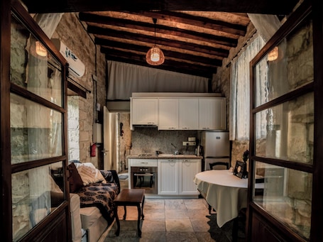 Apartamento, 1 quarto | Interior. Sanders Arsorama Arsos