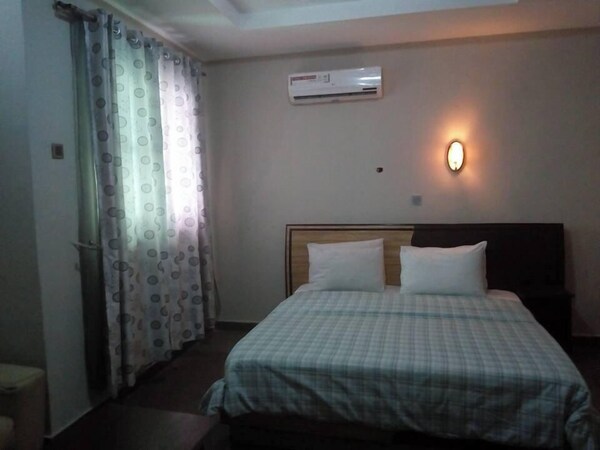 Vicmike Villa Hotel & Suites - Lagos