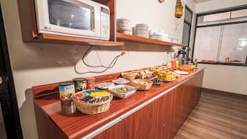 Pequeno-almoço tipo buffet diário incluído