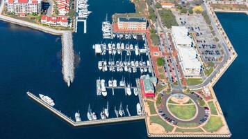 Casa, várias camas (Breezy on the Bay)