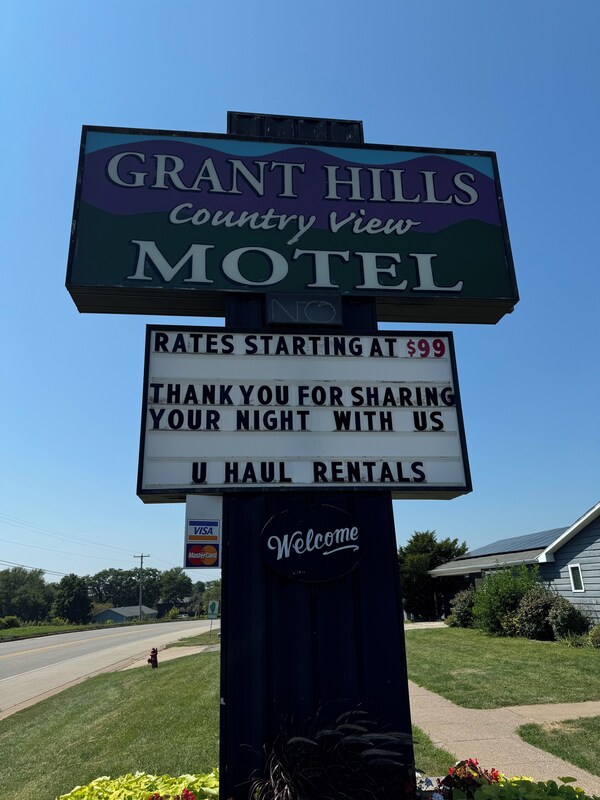 Grant Hills Motel - Galena, IL