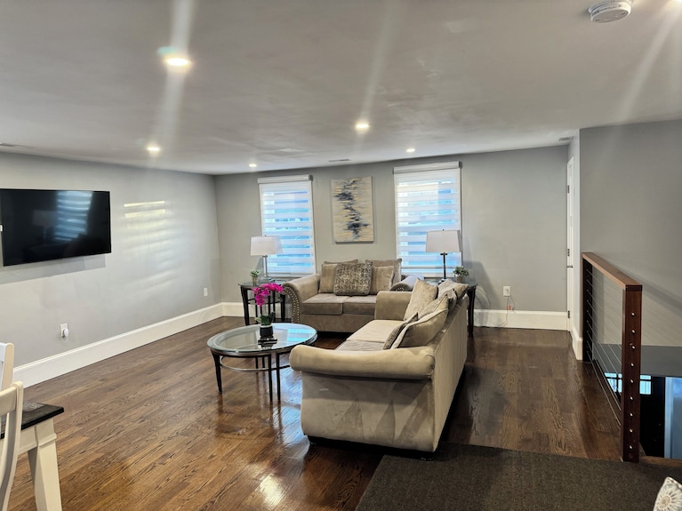 Charming Boston-fairmont Hills Apartment - Boston, MA