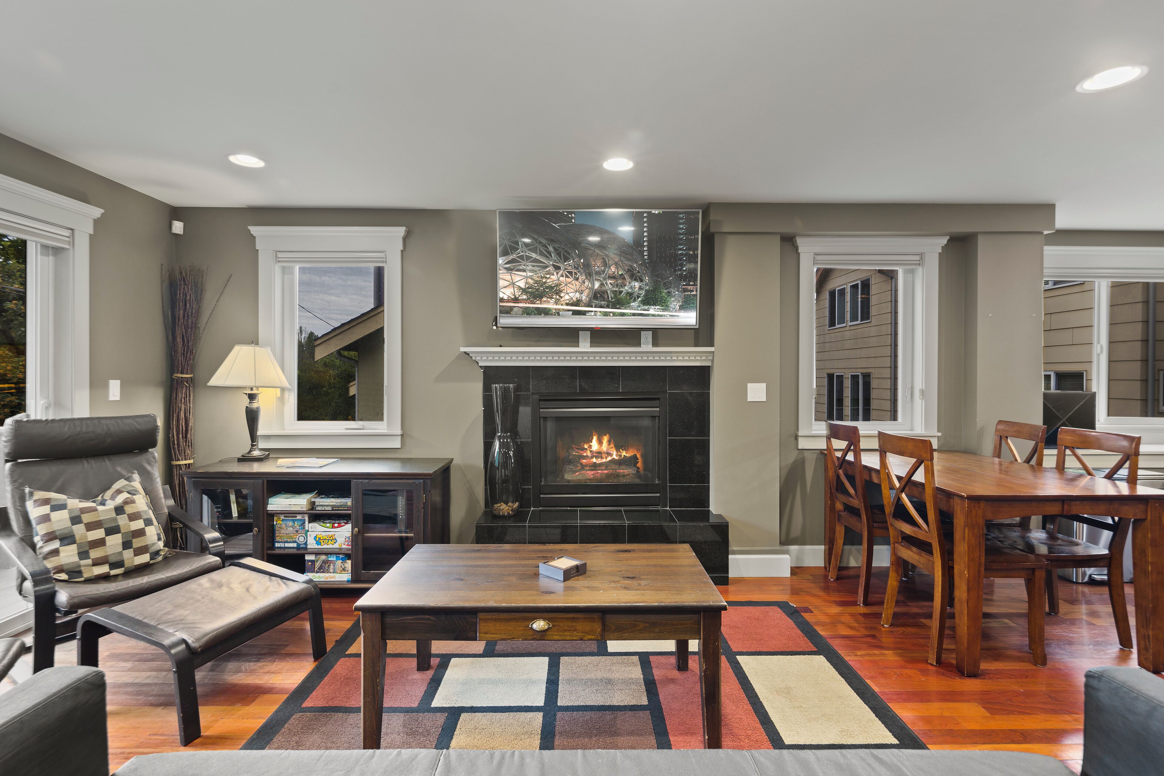 Charming 3br Townhome Near Dt Seattle W/ Balcony! - Industrial District - Seattle