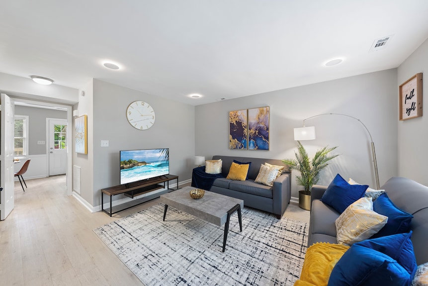 Prime Raleigh Duplex Stay B - Cary, NC