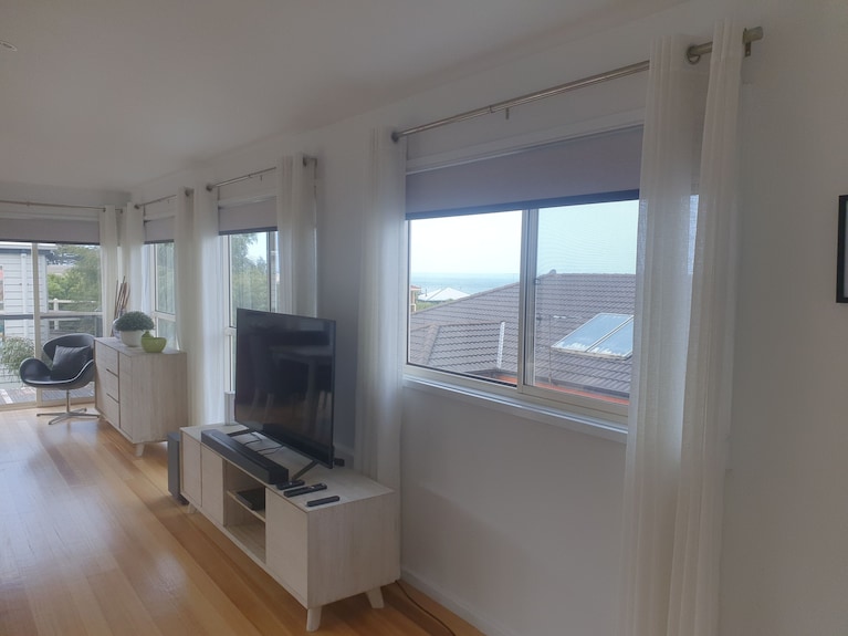 11a Seaview. \Nocean And Otway Ranges Views. Close To Beach. Pet Friendly. - Apollo Bay