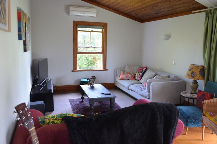 Beautiful Havelock North Country Cottage On Organic Orchard. Pet Friendly. - Nueva Zelanda
