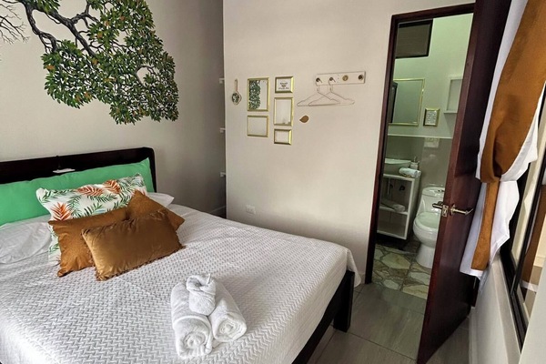 Quarto Clássico com Cama de Casal, Vista para a cidade | Wi-fi grátis