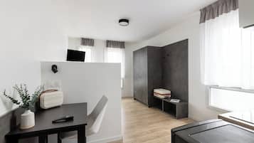 Quarto Individual Comfort | Secretária, Wi-fi grátis