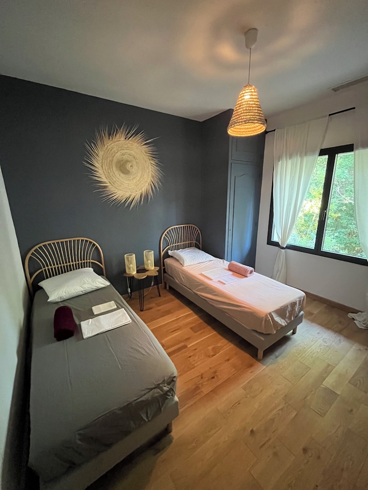 Villa Swimming Pool / Air Conditioning / 6 Bedrooms - Sleeps 14 - Cap Ferret