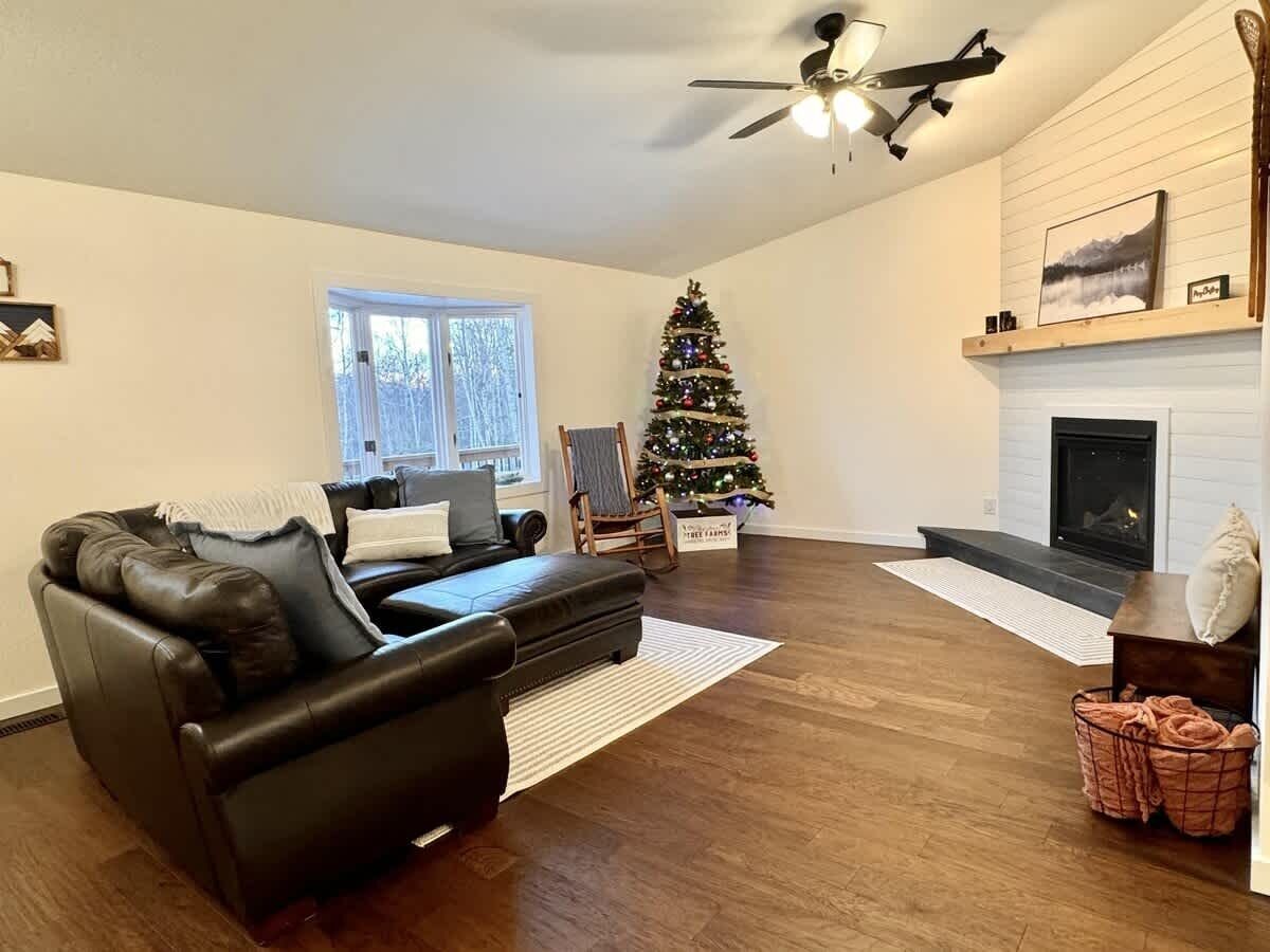 Christmas Decorations-near Hatcher Pass & Skeetawk - Alaska