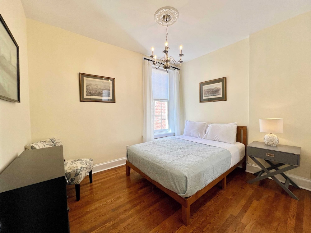 Heart Of Old Town | Historic 1br | 99 Walk Score! - Alexandria, VA
