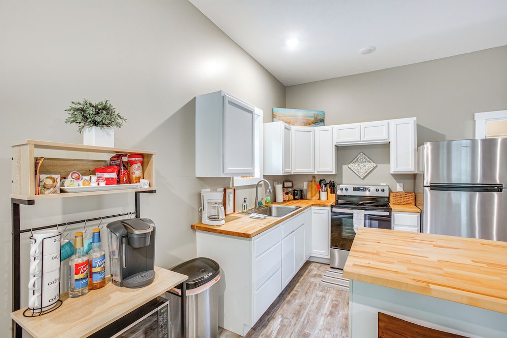 Hike, Ski & Unwind: Michigan Escape W/ Fire Pit! - Glen Arbor, MI