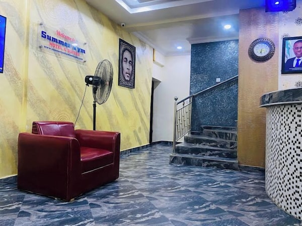 Luxurious Hotel And Apartment-marshall - Kano
