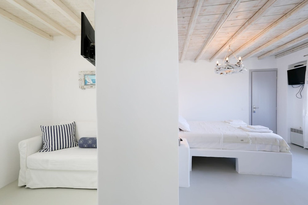 Magnificent Mykonos Apartment | Apartment Nexus | 2 Bedrooms | Private Terrace With Jacuzzi | Outdoor Dining Area & Bbq | Kalafatis - Miconos