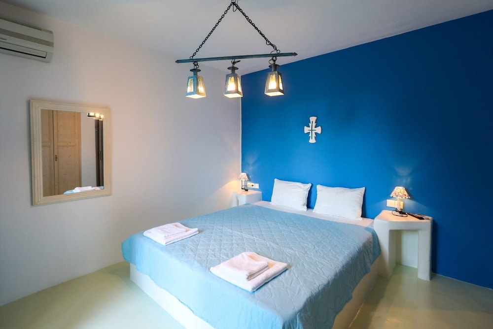 Sophisticated Mykonos Apartment | Apartment Amorino | Terrace With Private Hot Tub | Outdoor Dining Area | Kalafatis - Miconos