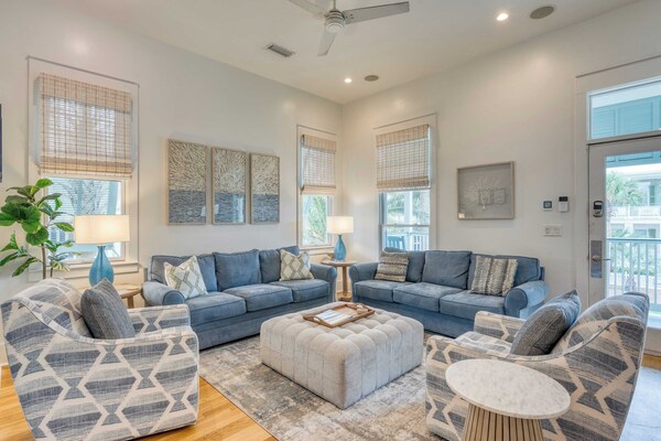 Destin Dream By Avantstay 2-story Home, Walk To Beach, Hot Tub - Miramar Beach, FL