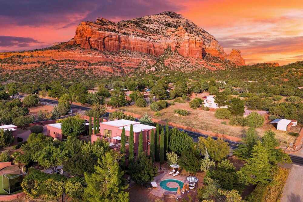 Mystic Sunset By Avantstay Thunder Mountain View + Pool, Driving Range, Casita - Sedona, AZ