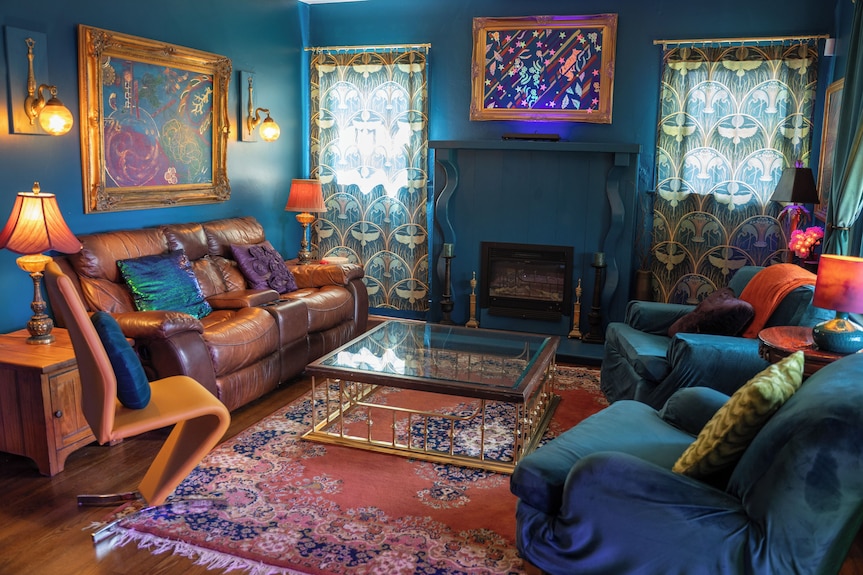 Art-filled House · Near Downtown - Clean And Comfy - Homewood, AL