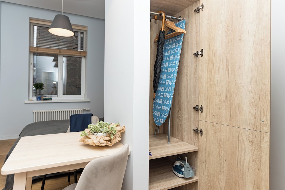 Private Hotel Type 1-bedroom Apartment Near The Central Rail Station. - 裡加