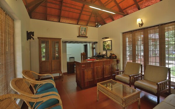 Palmgrove Lake Resort - Alappuzha