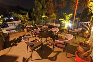 Área de estar no saguão