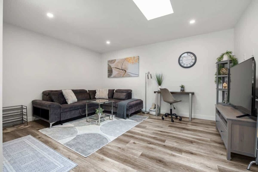 Winston Suite 2br 1ba - Carriage Suite With Garage - Alberta