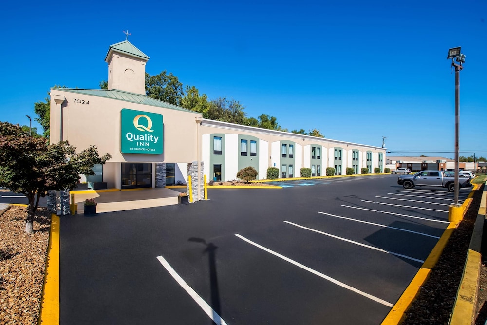Quality Inn Chattanooga Hamilton Place - Chattanooga, TN