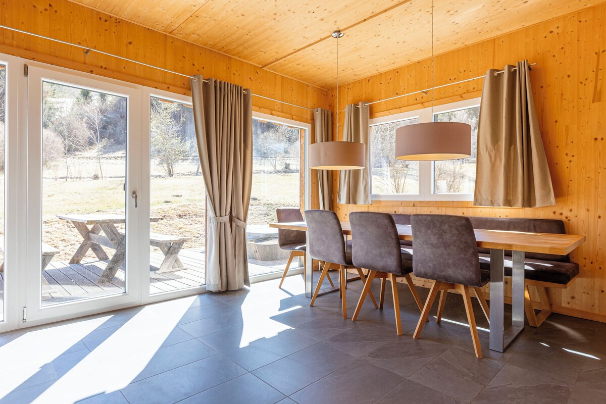Chalet # 25b  mit 4 Schlafzimmern, IR-Sauna & Whirlpool | Sala de jantar