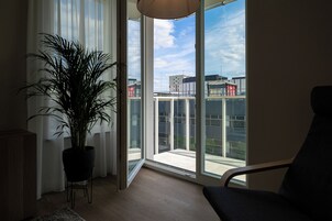 Condo luxo, sacada, vista para a cidade | Vista do quarto