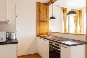Ferienwohnung für bis zu 4 Personen | Cozinha privada | Um frigorífico, um forno, uma placa de cozinha