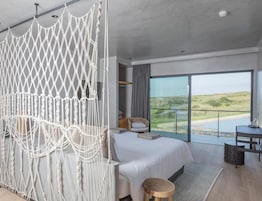 Quarto Duplo ou Twin, vista para o mar | Cofre no quarto, cortinas/cortinados opacos, ferro/tábua de engomar 