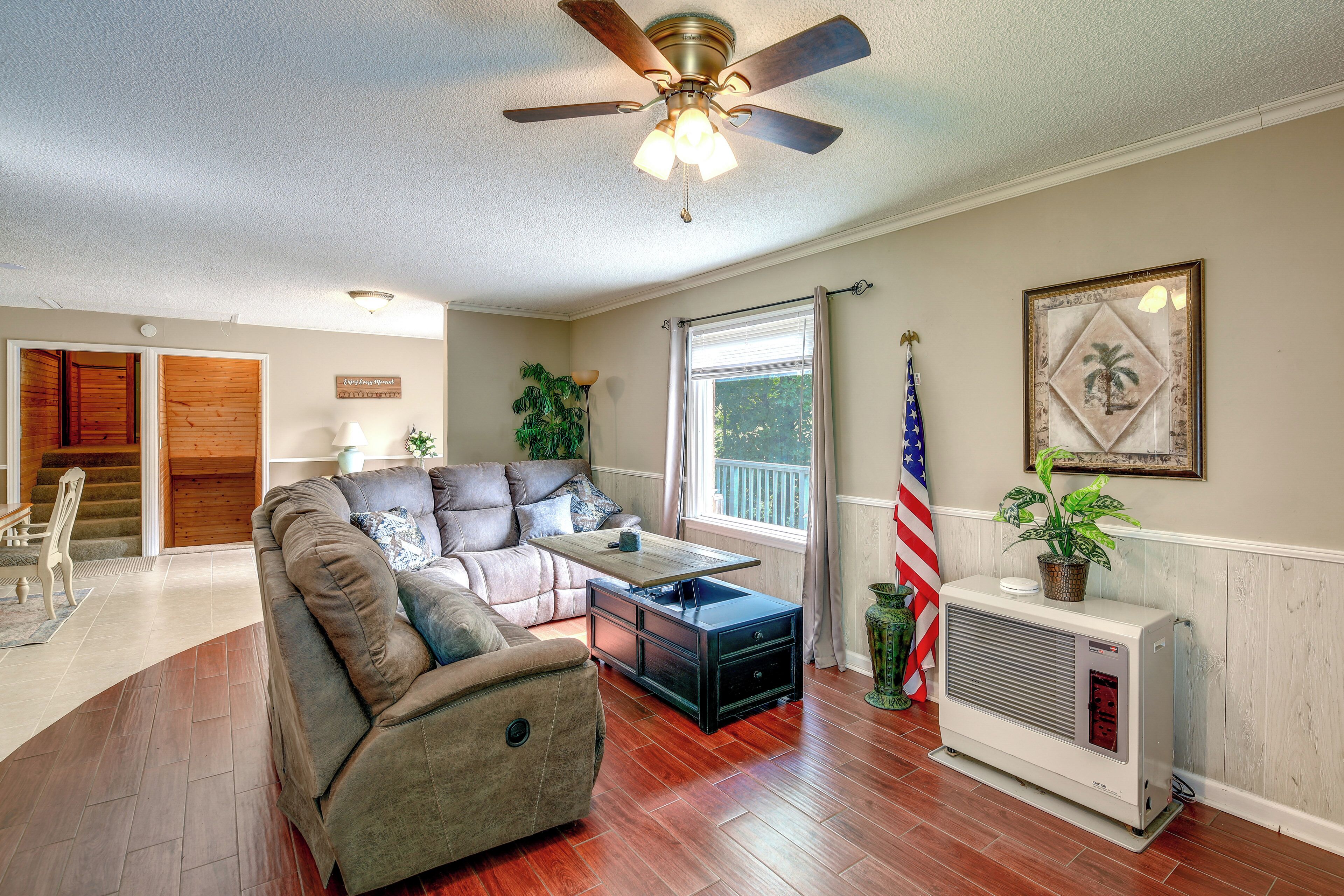 Fire Pit & Mountain Views: Quiet Sparta Getaway - Stone Mountain State Park, Roaring Gap