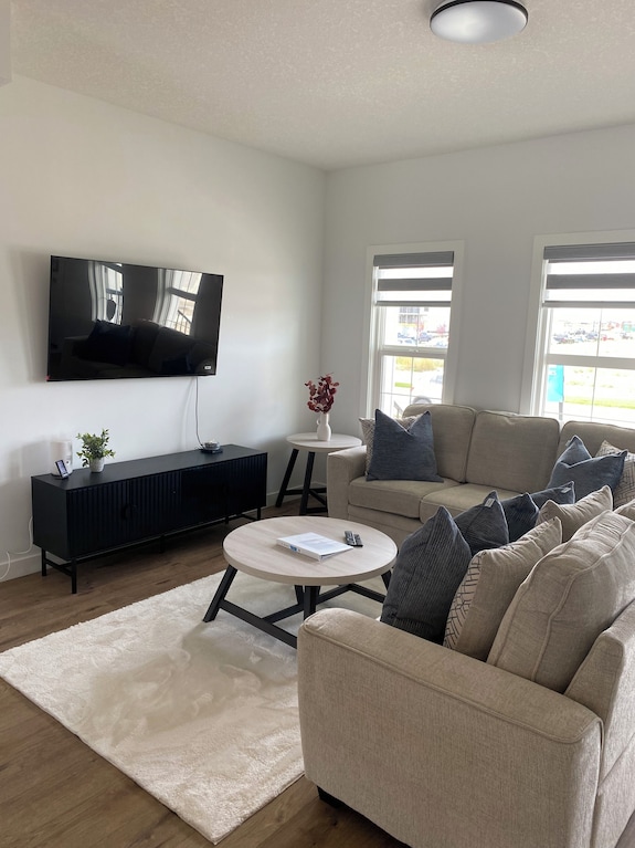 Luxury 3 Bdrm 2.5 Bath Townhome In Chestermere - 체스터미어