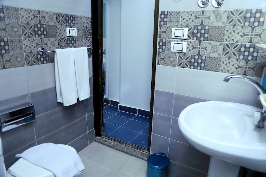 , Hurghada , Sheraton Road , Elarousa Square - Hurghada