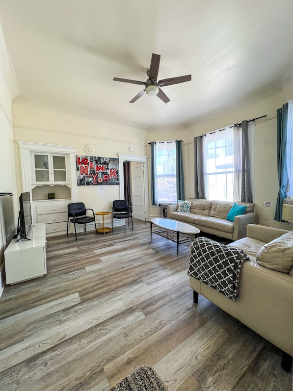 Newly Remodel Duplex Free Parking 3-bed-1 Bath. - Sacramento