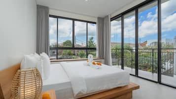 6 quartos, cofre no quarto, secretária