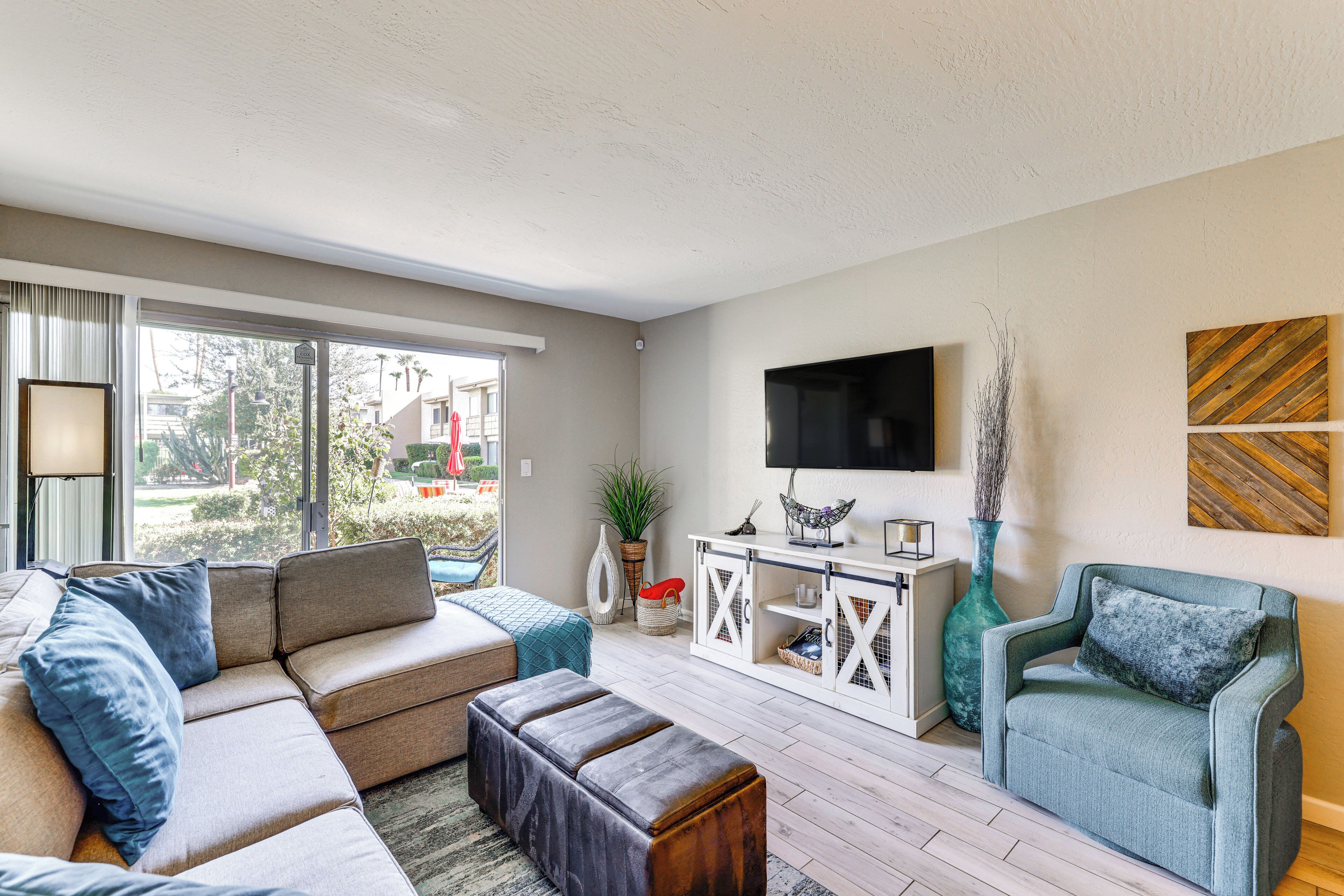 Walk To Old Town: Scottsdale Condo W/ Pool Access! - Scottsdale, AZ