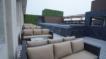 Bar à beira da piscina