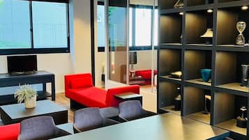 Apartamento, não fumadores (6-person, 202) | Cozinha privada | Um frigorífico, um micro-ondas, uma placa de cozinha