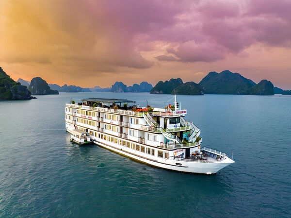 Amanda Premier Cruise - Hạ Long