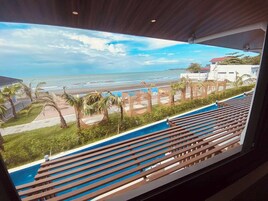 Cofre no quarto, secretária 