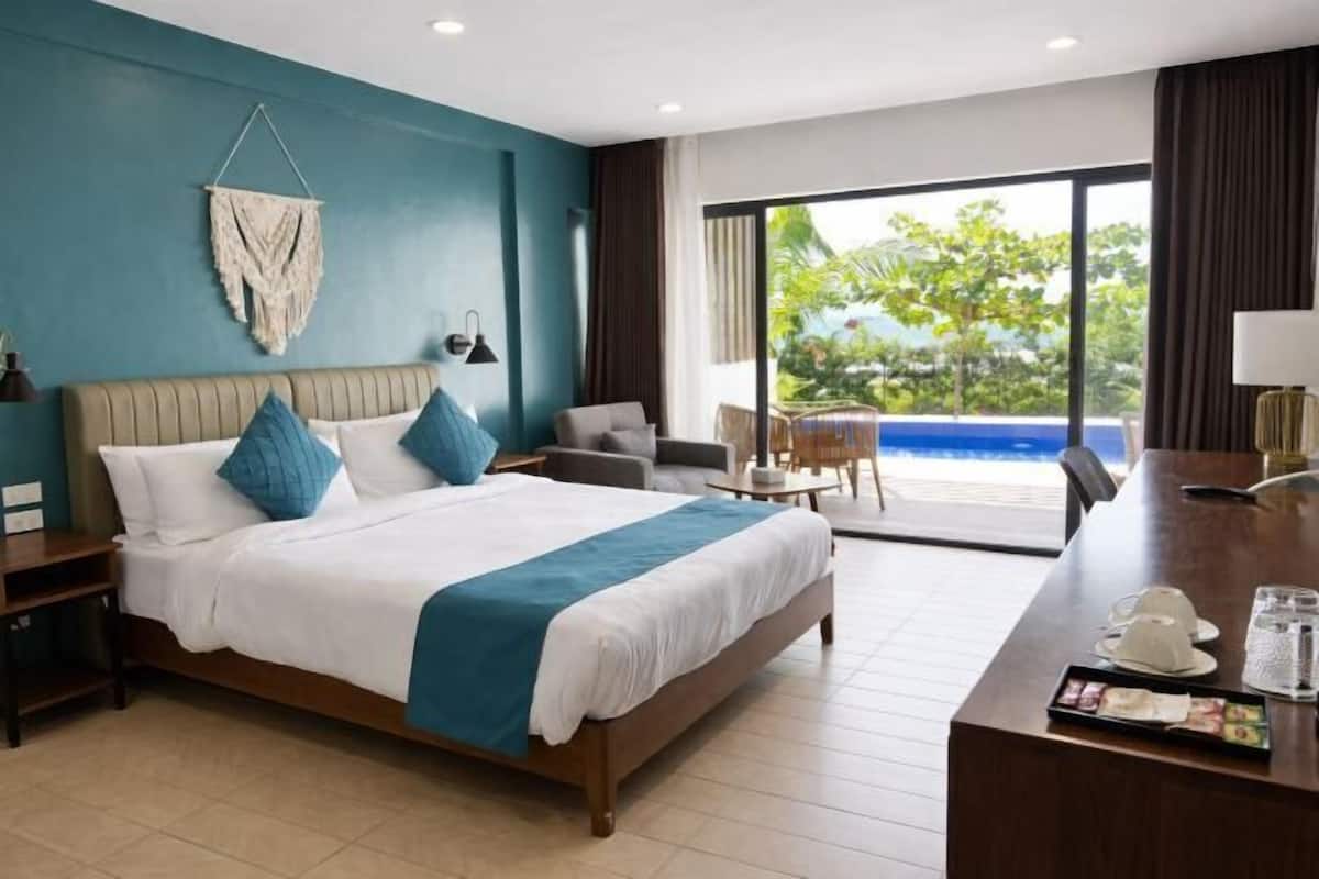 Cofres nos quartos, escrivaninha, espaço de trabalho para notebook