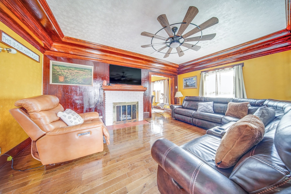 Family-friendly Home: Walk To Lake Erie! - Erie, PA